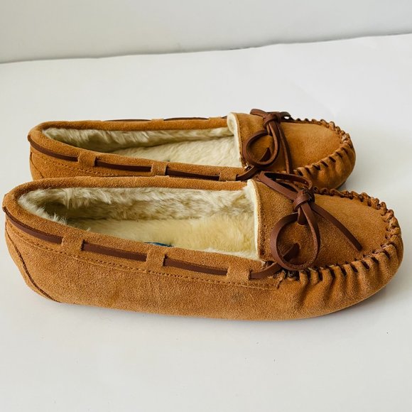 Blitz | Shoes | Blitz Tamarack Womens Molly Suede Moccasin Tan Slippers ...